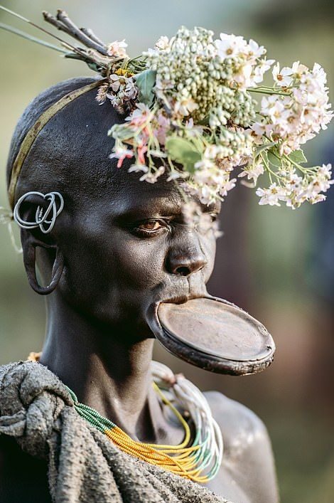 African Tribes That Wear Lip Plates And Gleshorts - Infoupdate.org